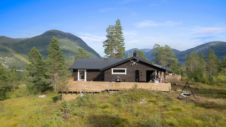 Hytte På Tverrfjellet I Stryn - Loen