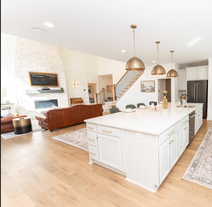 The Stonehaven Retreat | New Luxury Sanctuary Stay - Indiana, PA