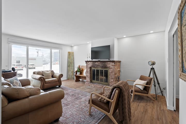 Perfect Group Stay In Cornwall | 3br +Theater Room - Cornwall