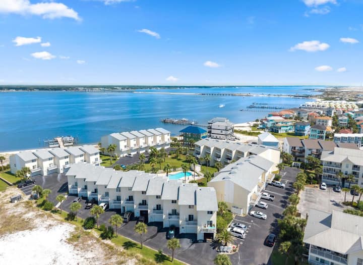 Paradise Found Navarre Beach Townhouse - Navarre Beach, FL