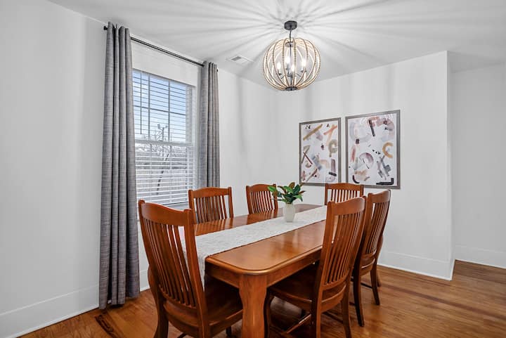 Downtown 3b Apt | Fenced Yard | Sleeps 6 - Aiken, SC