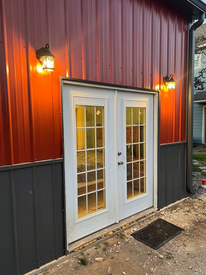 Guesthouse @ The Fossil Trace Ranch - Clifton, TX