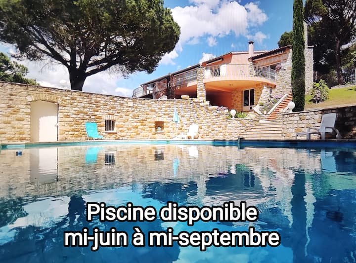 Refuge De L’écureuil
T2 Entre Ciel Et Collines - Suze-la-Rousse