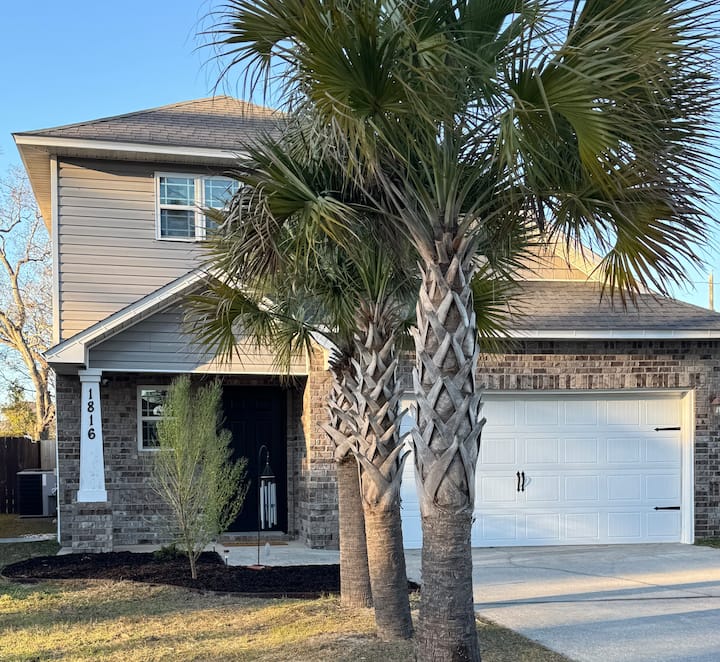 A Beautiful Location 1.5 Miles To Navarre Beach. - Navarre, FL