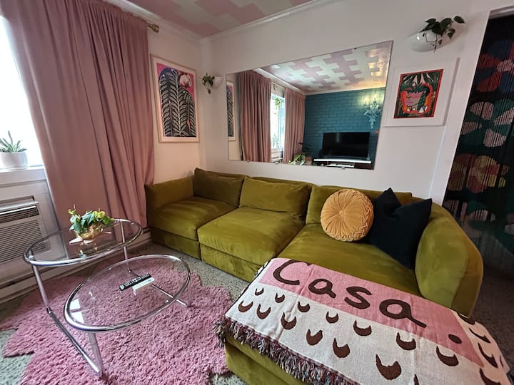 The Banana House | A Quirky Carrboro Gatewaway - Carrboro, NC