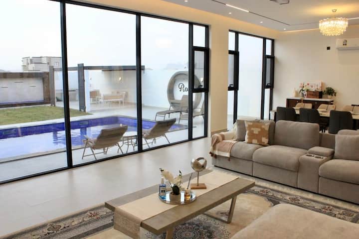 Enjoy A Relaxing And Memorable Stay At Rose Chalet - Oman