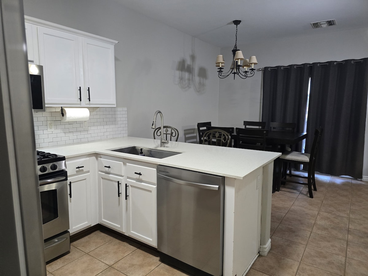 Gem Show Home, 4BR Near Palo Verde & Ajo - Häuser zur Miete in Tucson ...