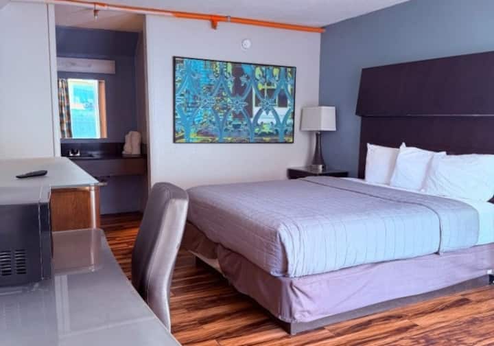 King Efficiency Kitchenette Room - Cartersville, GA