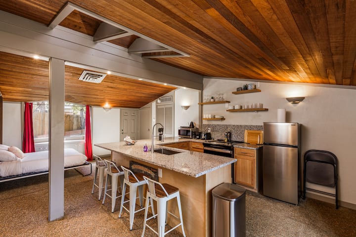 Modern Mid-century Studio Adu W/ Private Entrance - West Valley City, UT