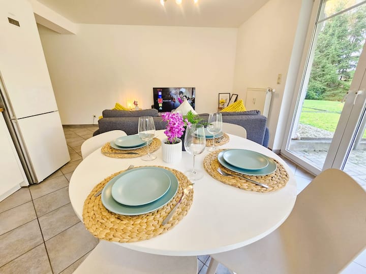 Charming 1br Retreat With Private Terrace - Luxembourg