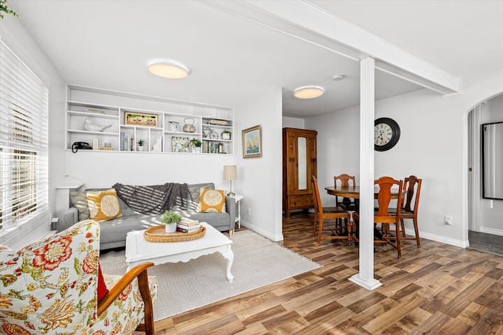 Orchard Slope Inn - A Lake Country Getaway - Lake Country