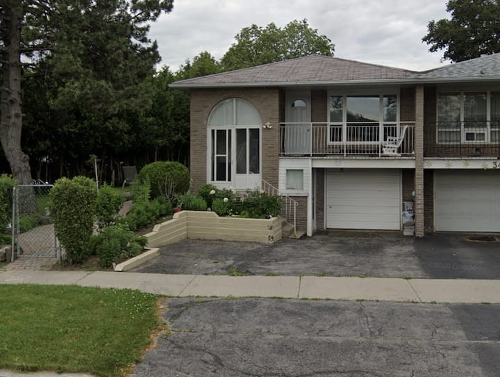 3 Bedroom House - Toronto, ON