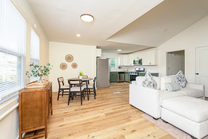 Queens Quarters At Ardmore A Historic 6br 3br - Winston-Salem, NC