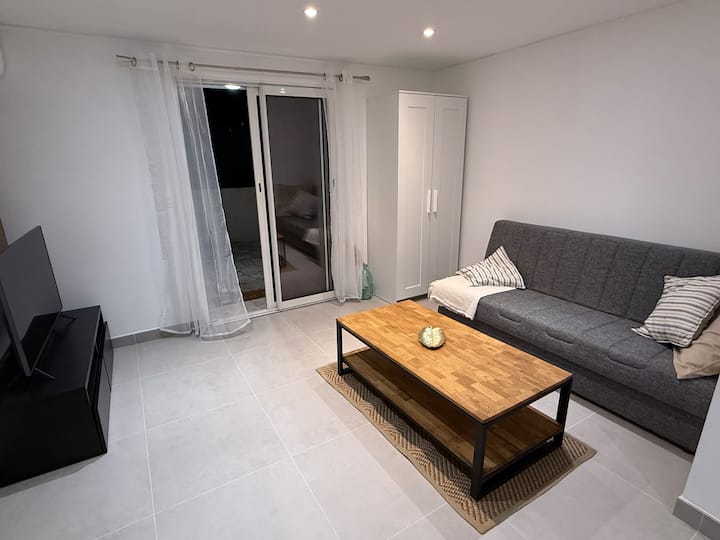 Charmant Studio Rénové Proche Plage Et Commerces - Antibes