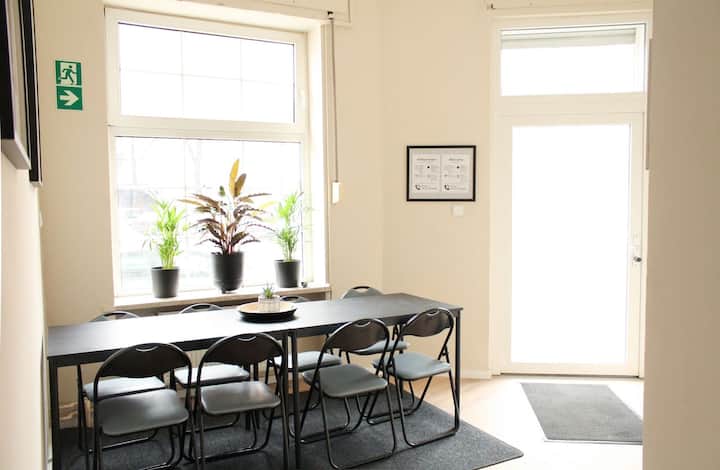 Stilvolle 6-zimmer-ferienwohnung Mit 2 Bädern - Berlijn
