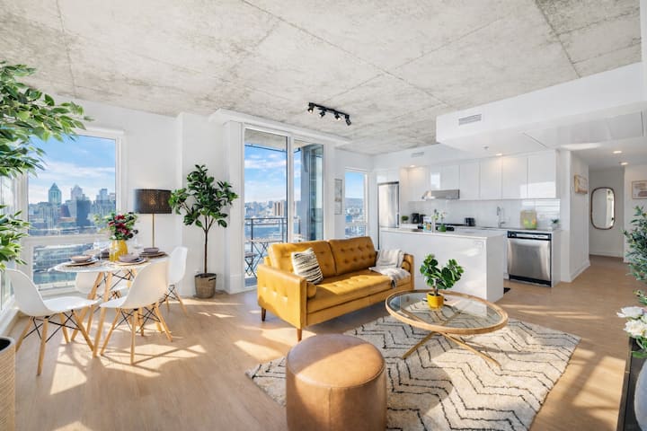 Mtl Dowtown- Luxury 2br Apartment | Free Parking - Montreal