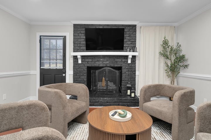 Cozy Family Cottage ~ Prime Location - Rocky Mount, NC