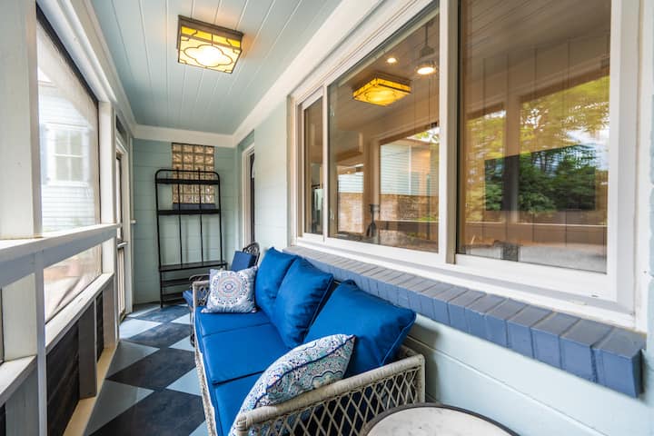 The Bohemian Retreat-walk To King! - 찰스턴