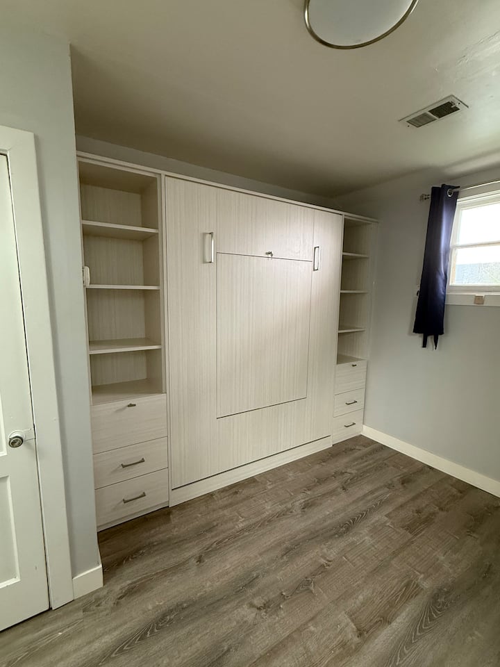 Cozy Modern Studio, Quiet Location Downtown! - San Rafael, CA