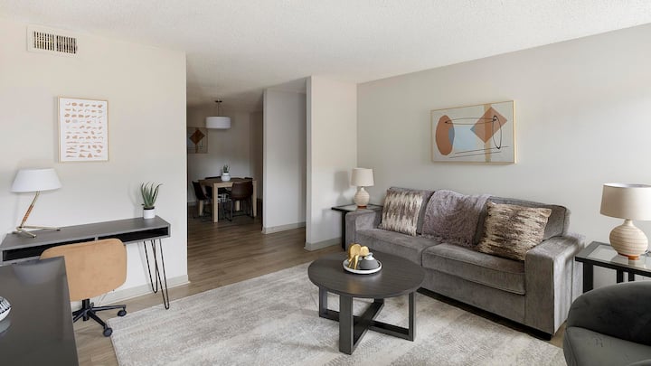 Landing | Modern 2bd, Clubhouse, Pool - Huntsville, AL