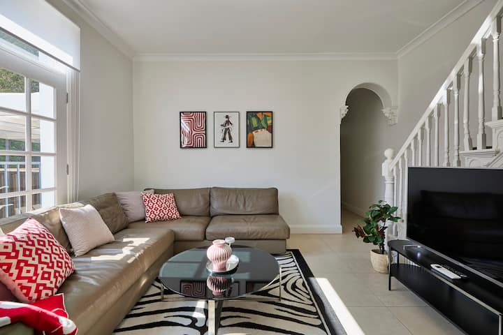 Renovated 4bdr Surry Hills Terrace Air Con+parking - Sydney