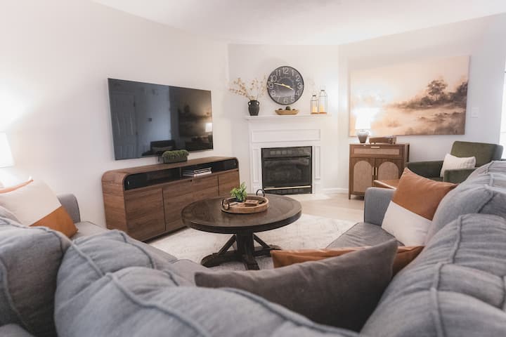 1 Mile To Shopping + Liberty U! Townhome W/ Pool - Lynchburg, VA