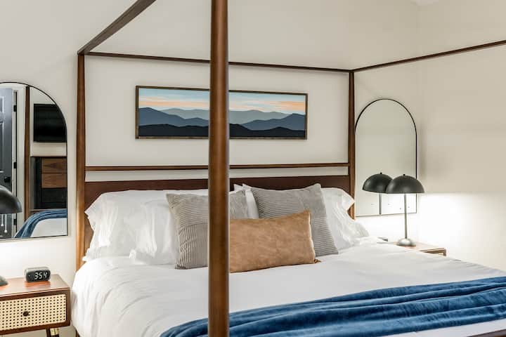 1 Mile To Shopping + Liberty U! Townhome W/ Pool - SeaQuest Lynchburg, Lynchburg