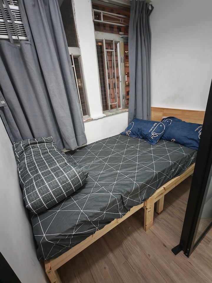 位北角市中心的獨立套房  ，附近交通方便，樓下食肆林立 購物又方便，往銅鑼灣只需5分鐘，真的安乾淨 - Hong Kong