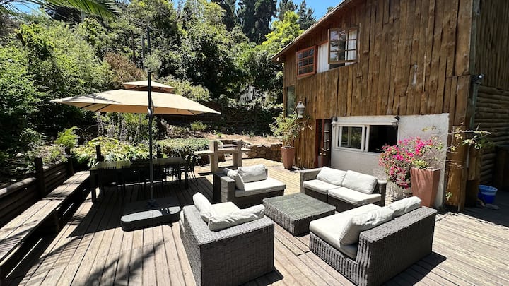 Linda Casa A Tan Solo Pasos De La Playa. - Zapallar