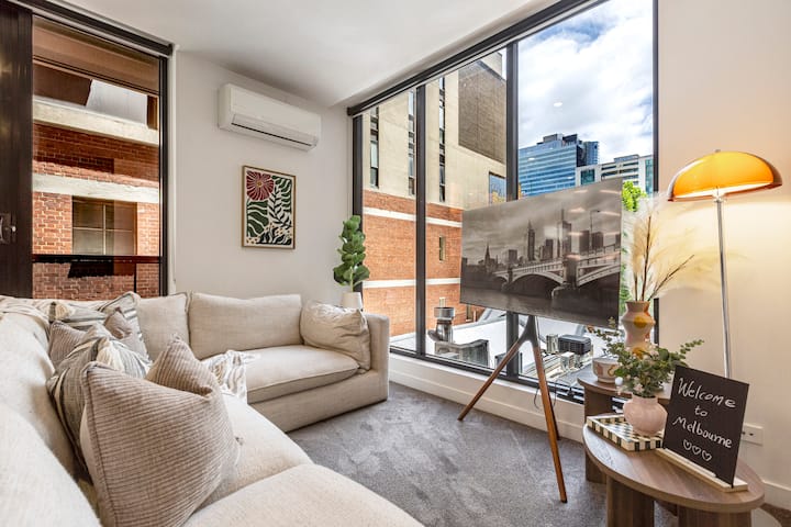 Paris End | Parking | Free Trams | Chinatown - Rod Laver Arena