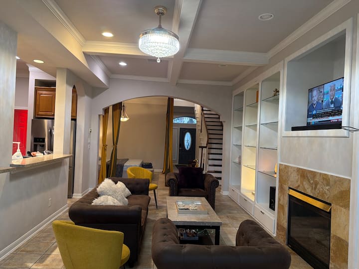 Luxory Home W Heated Pool Spa - Houston, TX