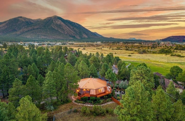 Copper Octagon Retreat -Hottub~firepit~mountain - Flagstaff, AZ