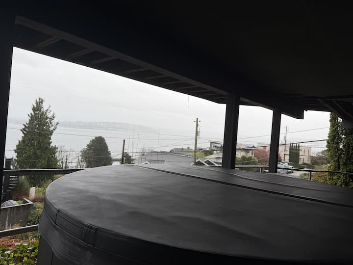 Lake Washington Sunrise Suite. 1 Block From Water! - Seattle, WA