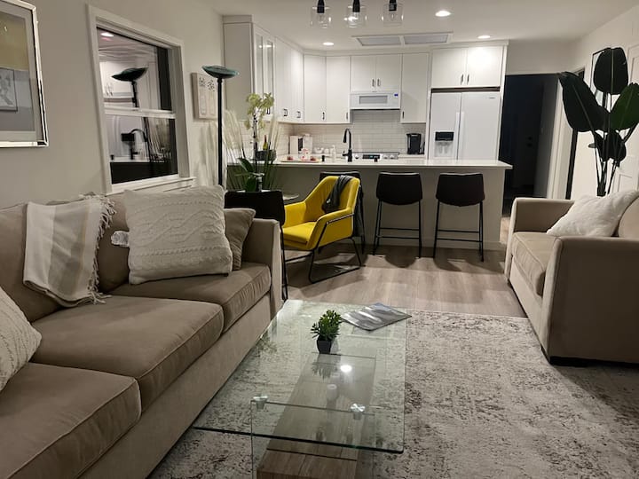 Westlake Beautiful 3-bedroom Apartment - Westlake Village, CA