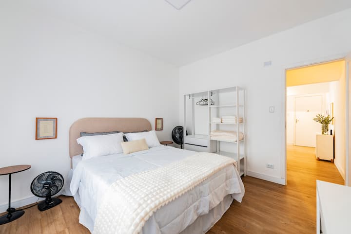 Apê Super Aconchegante A 1 Qdra Da Praia Em Santos - Santos, Brasil