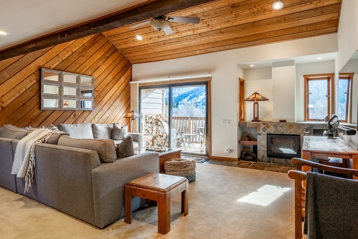 Lakeside Peaks At Snowcreek - Mammoth Mountain, CA