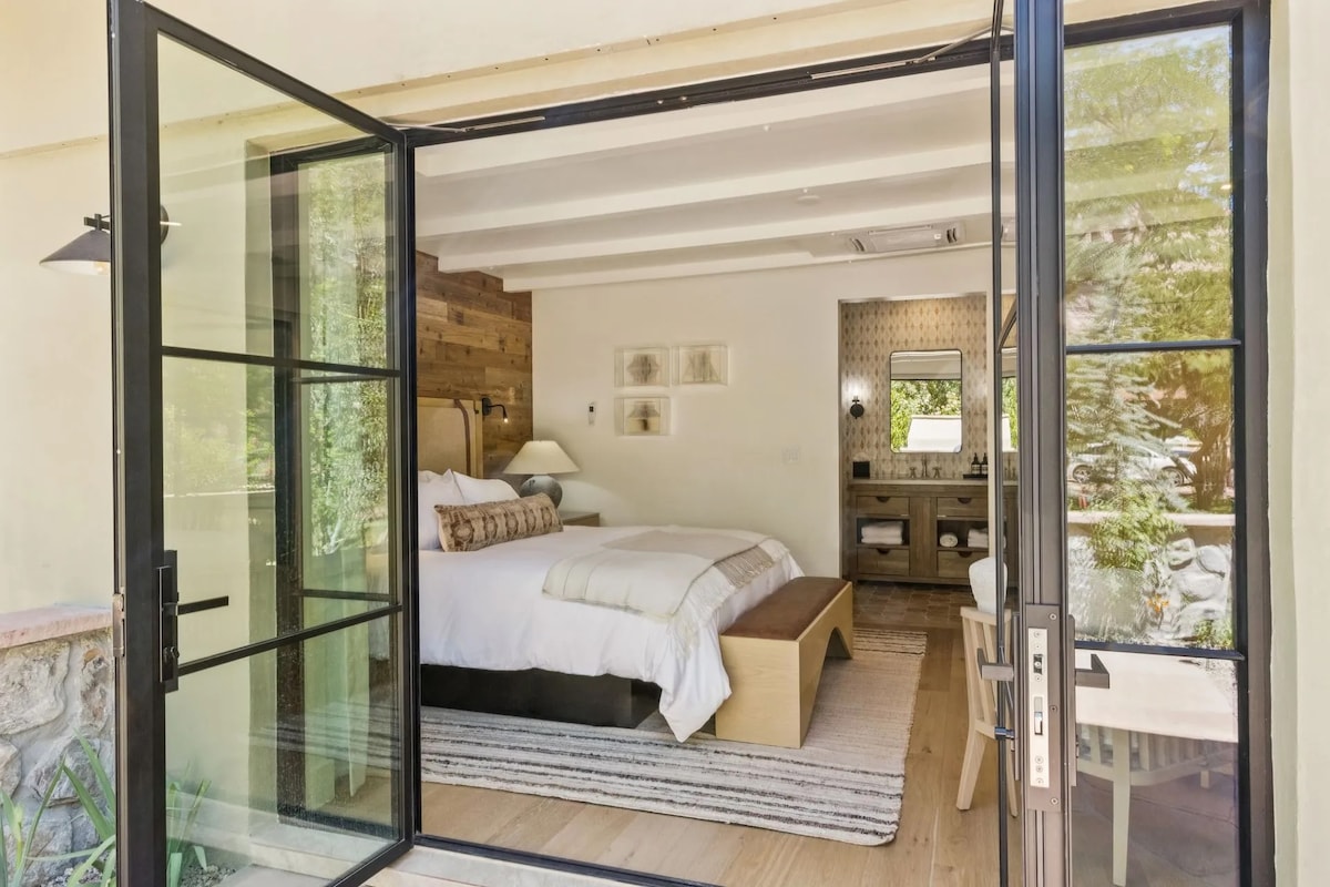 Blick auf Sedona am Bach: Laura-Ingalls-Wilder-Hütte - Blockhütten zur ...