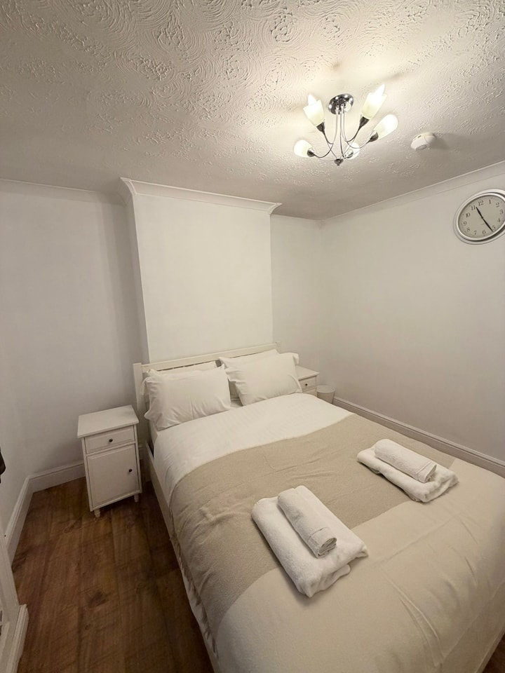 5 Bed Cosy Family Home Near Heathrow L London - Hounslow