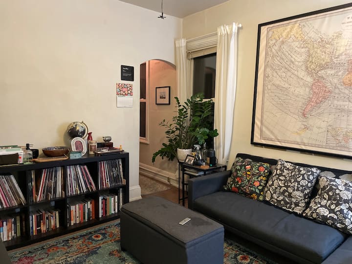 One Bedroom Apartment In Converted Victorian Home. - Media, PA