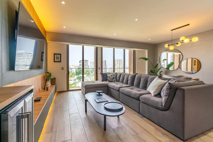 Amplio Y A Pasos Del Malecón • Roost_prime - Perú