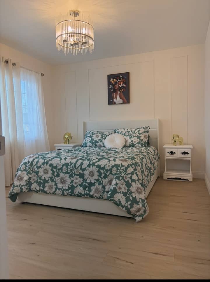 Stylish Vegas Oasis | Private Pool & Cabana - Las Vegas, NV