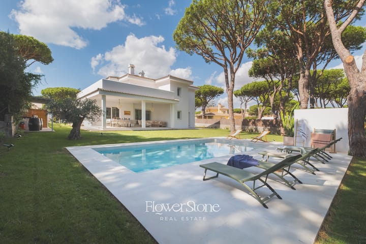 Villa Alemania Viii Con Piscina Urb. Roche Cádiz - Novo Sancti Petri