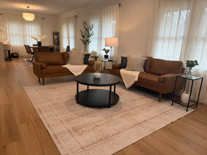 Prime Location! Spacious Family-friendly Home - Carlisle, OH