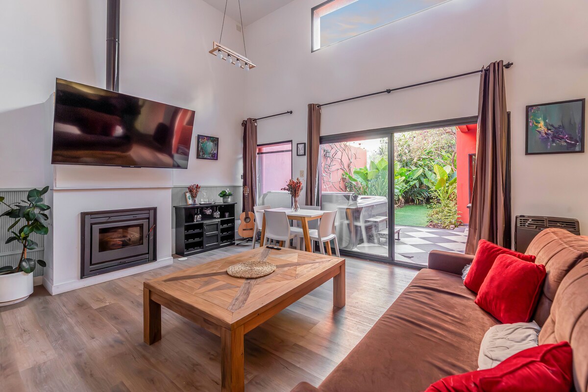 ¡RARO loft de diseño con jardín, jacuzzi y azotea! - Casas en renta en ...