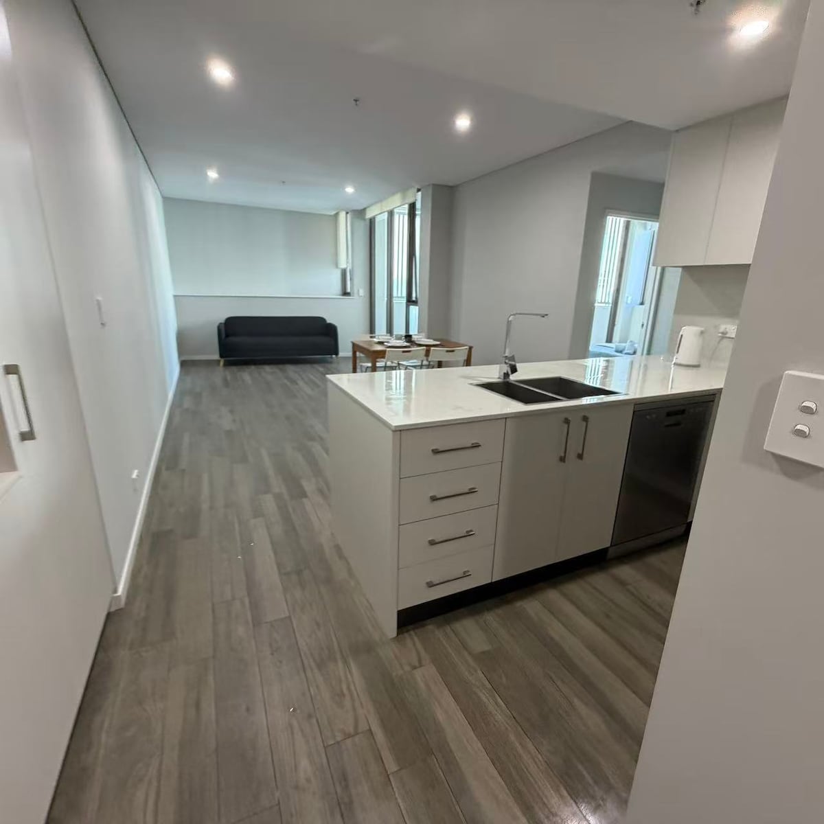 500m to Green Square train station, quality 2 bedroom, large floor to ...
