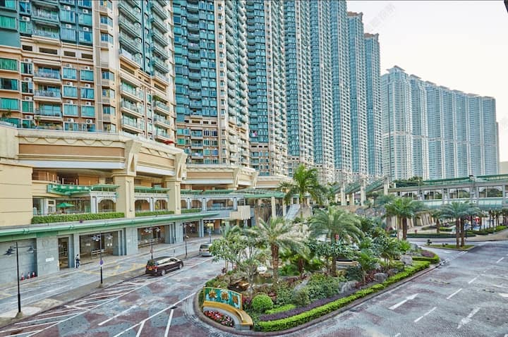 Chic And Cozy: A Perfect Get Away - Hong Kong Airport (HKG)