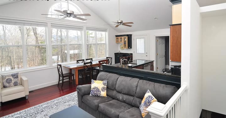 North Conway Gem | Hot Tub, Games & Fireplace - North Conway, NH