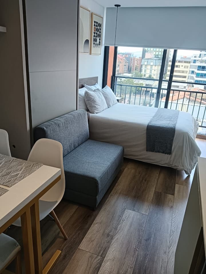 Modern Studio With Private Laundry And Kitchenette - Bogotá