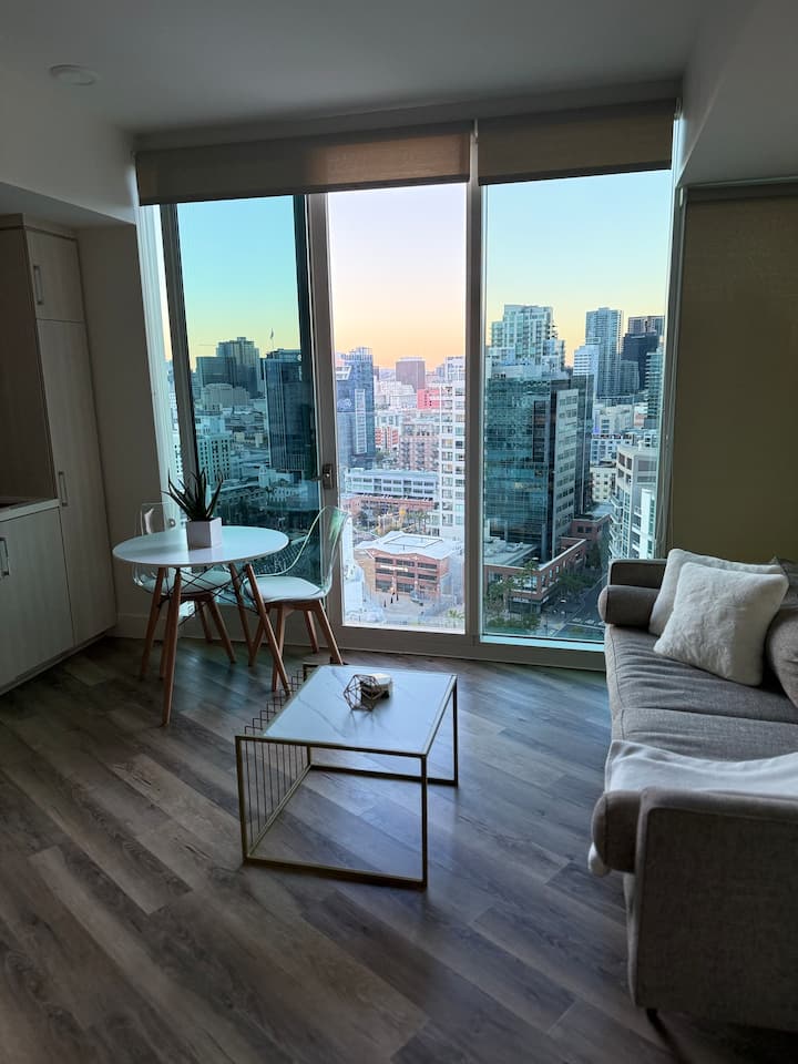 Downtown Sd-walk To Convention Center-near Airport - Coronado, CA