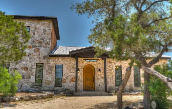 La Casa Del Río | A Frio River Home On The Hill - Garner State Park, Concan